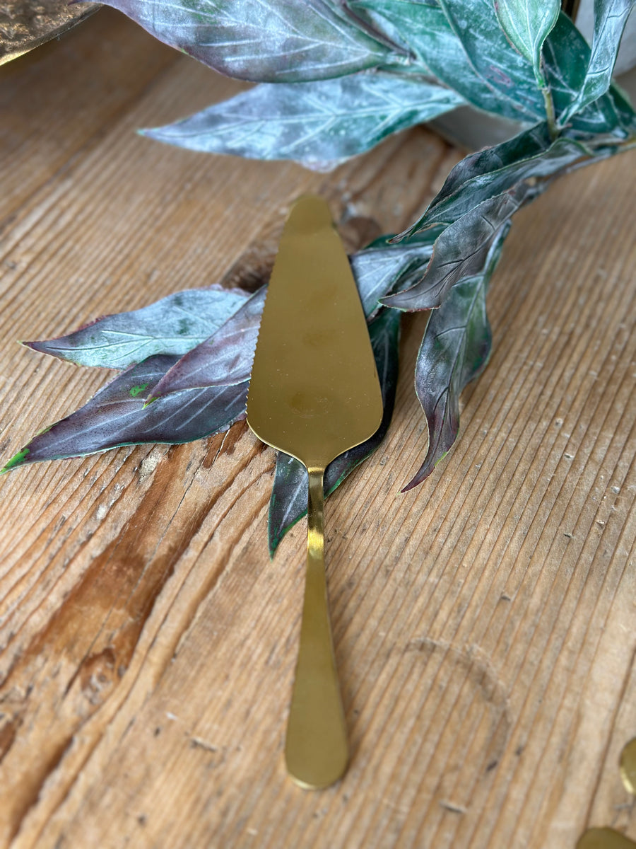 Gold Cake Server – Modern Cottage Tulsa, OK