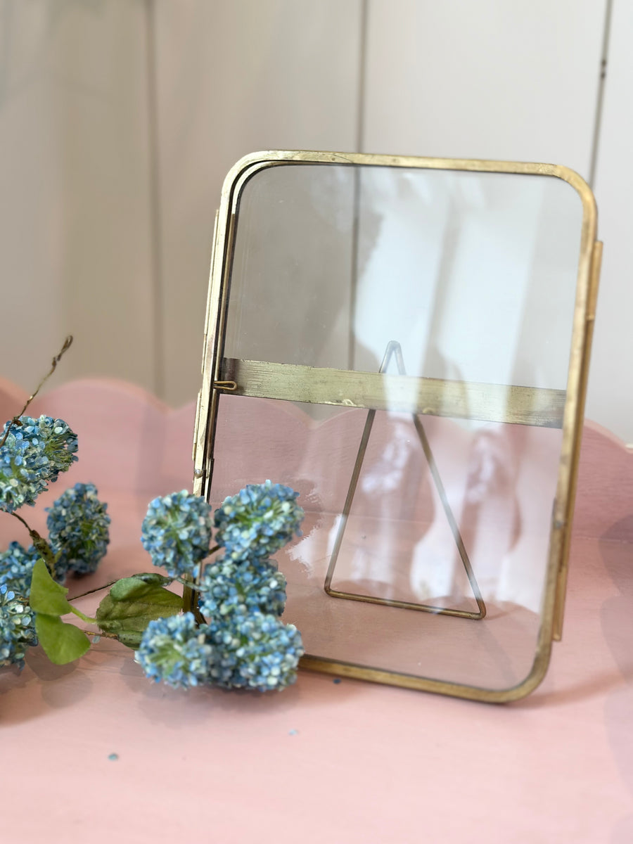 Curved 5x7 Brass Photo Frame – Modern Cottage Tulsa, OK